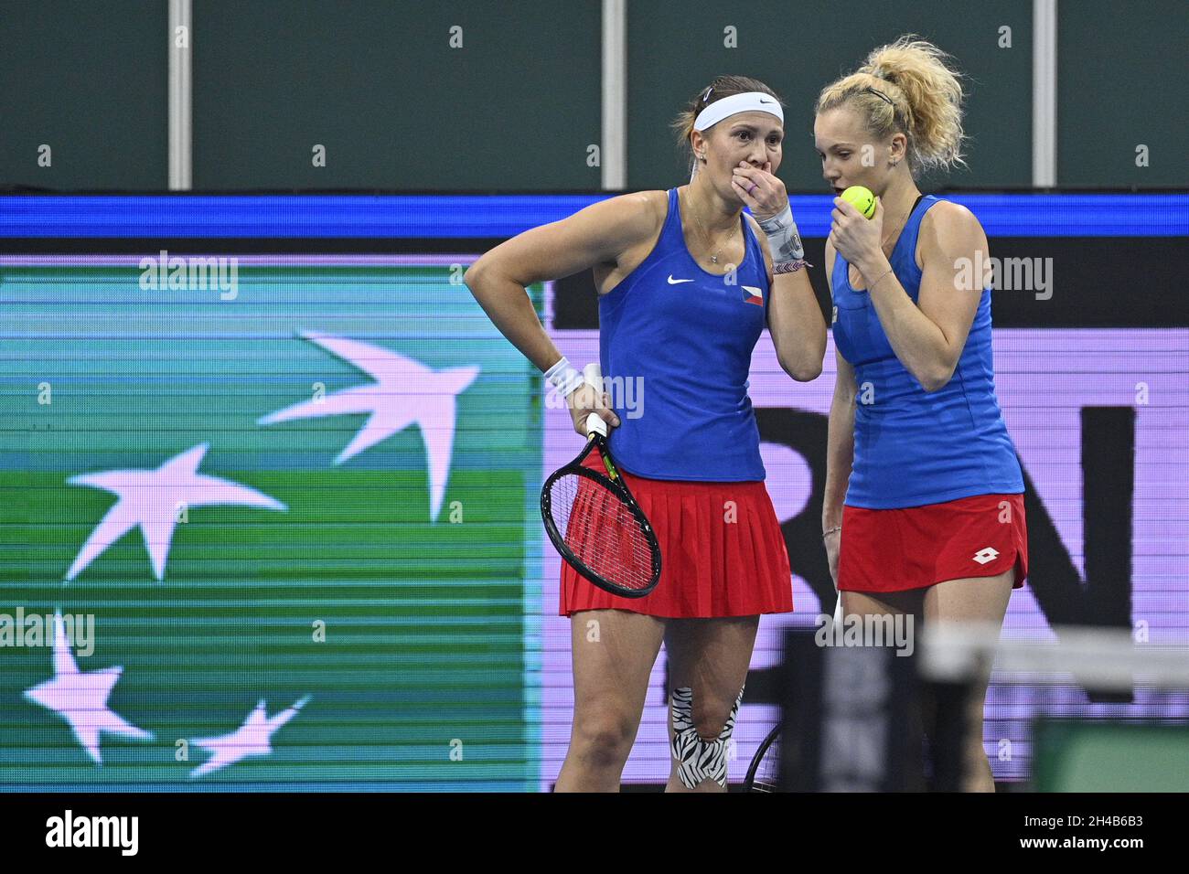 Lena friedsam et jule niemeier Banque de photographies et d’images à haute résolution - Alamy