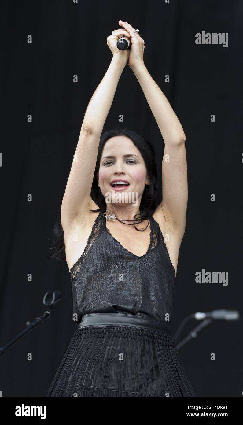 Andrea corr of the corrs Banque de photographies et d’images à haute ...