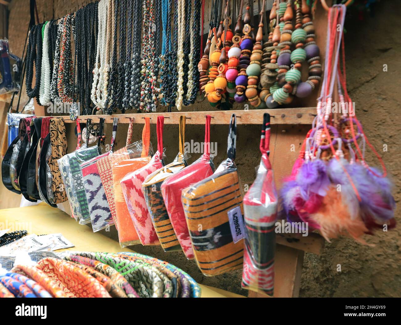 Indonesian crafts Banque de photographies et d’images à haute ...