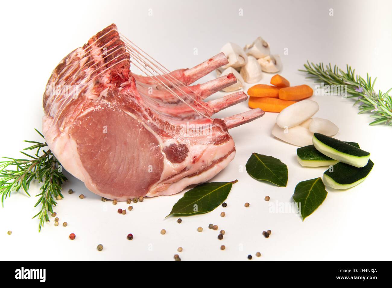 Viandes crues Banque de photographies et d’images à haute résolution ...