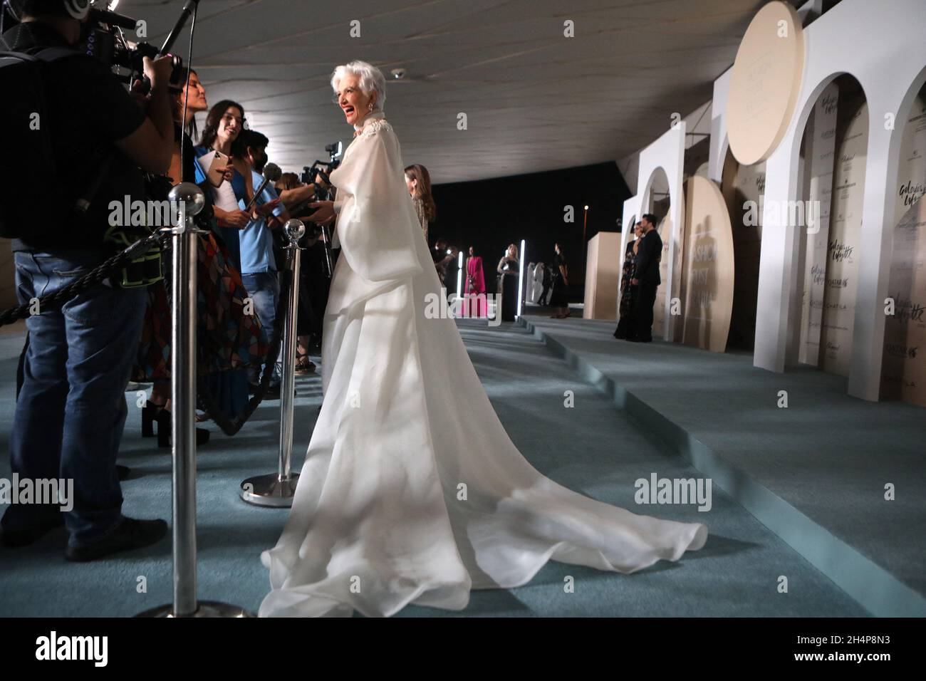L'ancien mannequin de mode Maye Musk (et mère d'Elon Musk) arrive à la ...