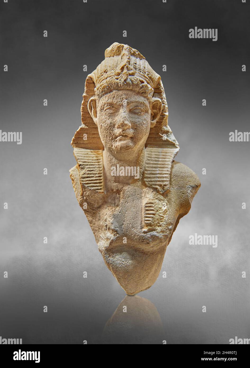 Statue égyptienne romaine sculpture d'un roi, un empereur romain, etcAD ...