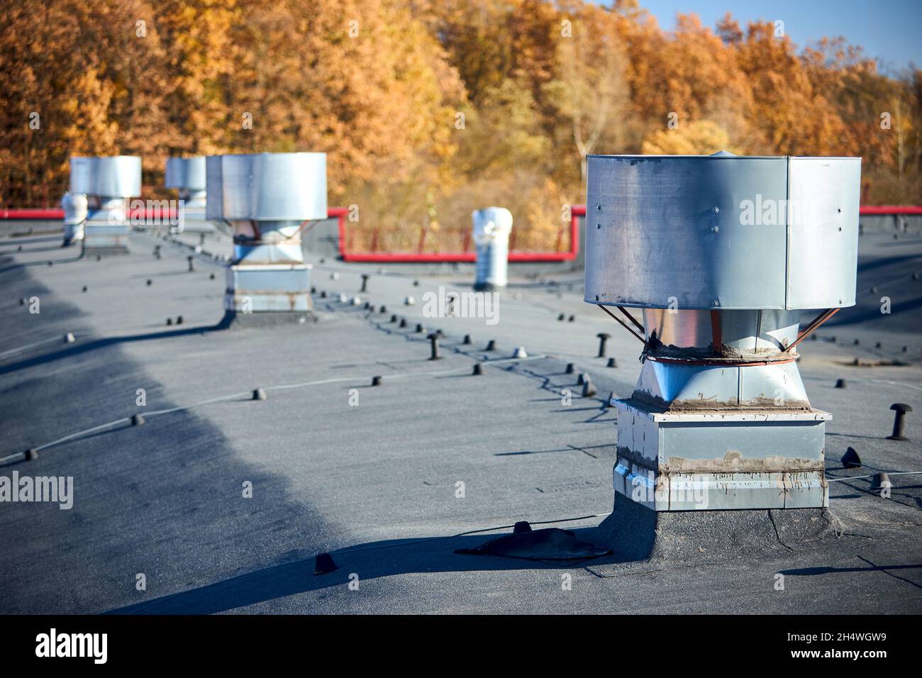 Système de ventilation d'échappement de toit d'air d'un grand bâtiment ...