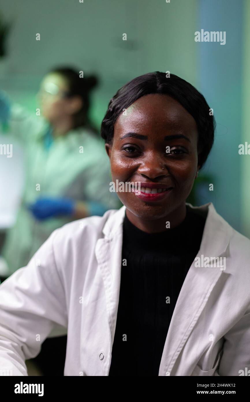 Black american biologist Banque d'image et photos - Alamy