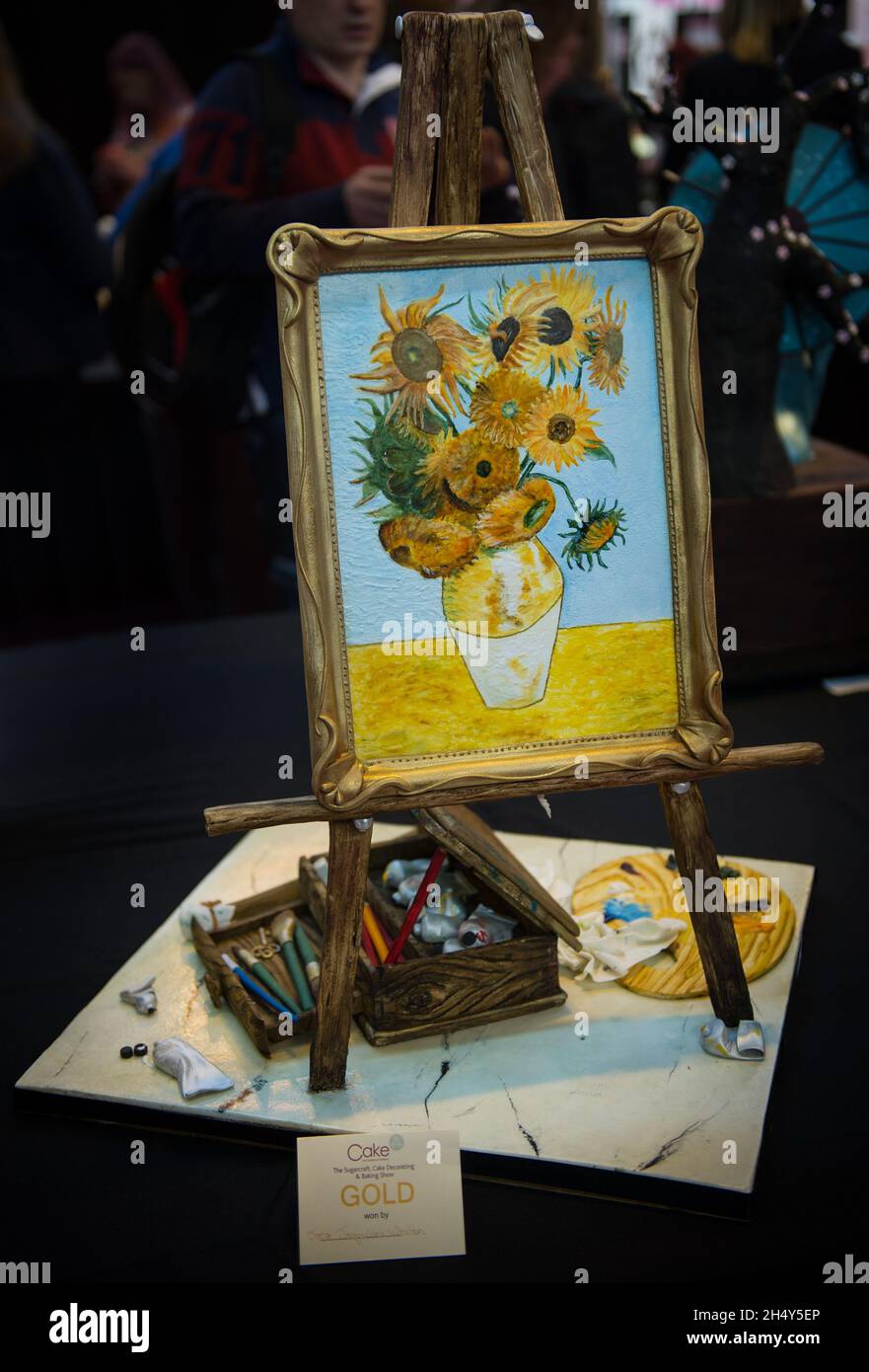 Le célèbre tableau des tournesols de Monet a inspiré un gâteau exposé ...