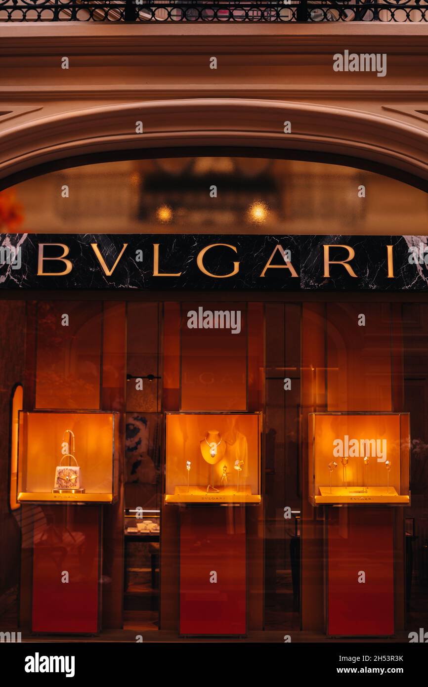 Bvlgari store window display Banque de photographies et d’images à ...