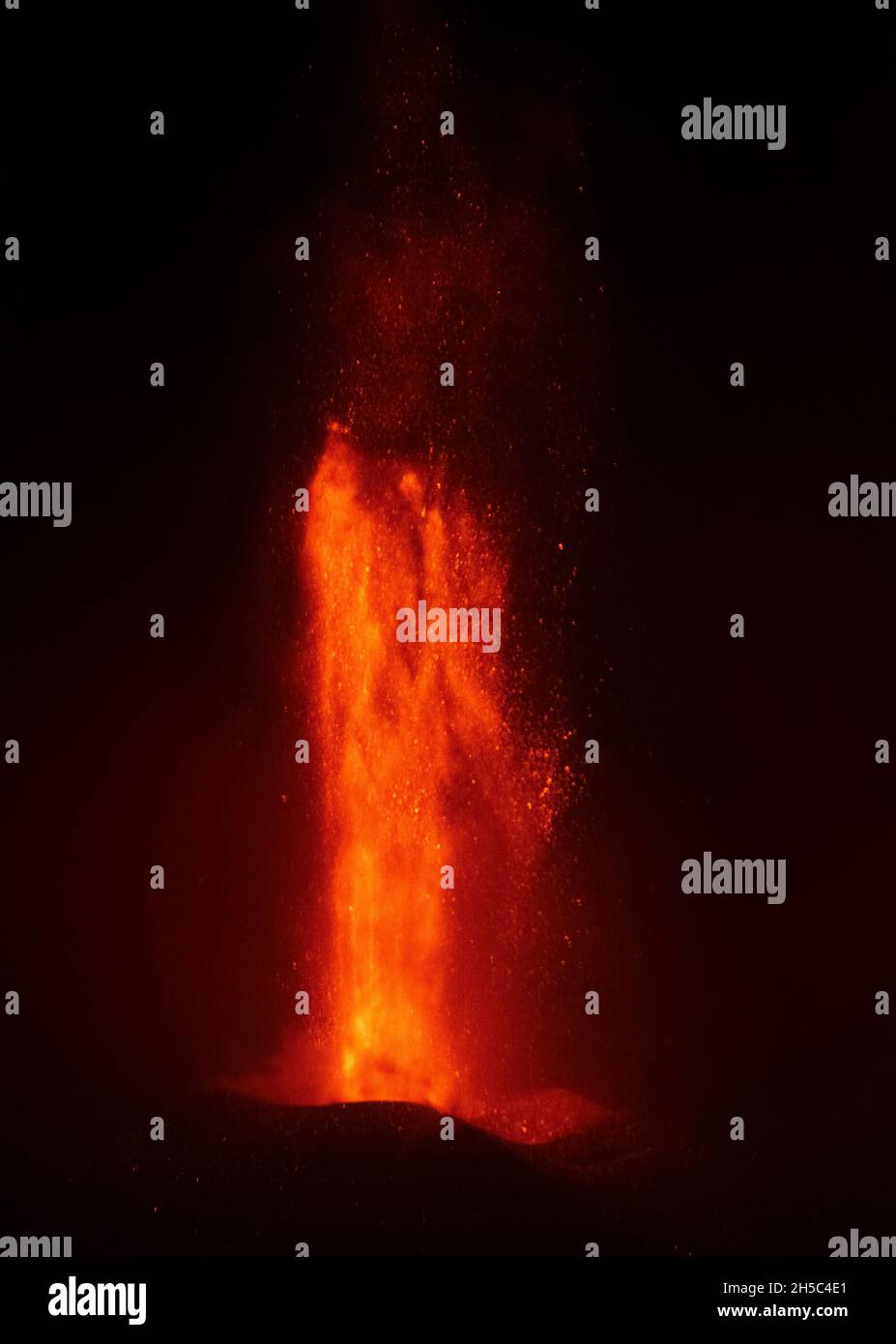 Volcan explosif Banque de photographies et d’images à haute résolution ...