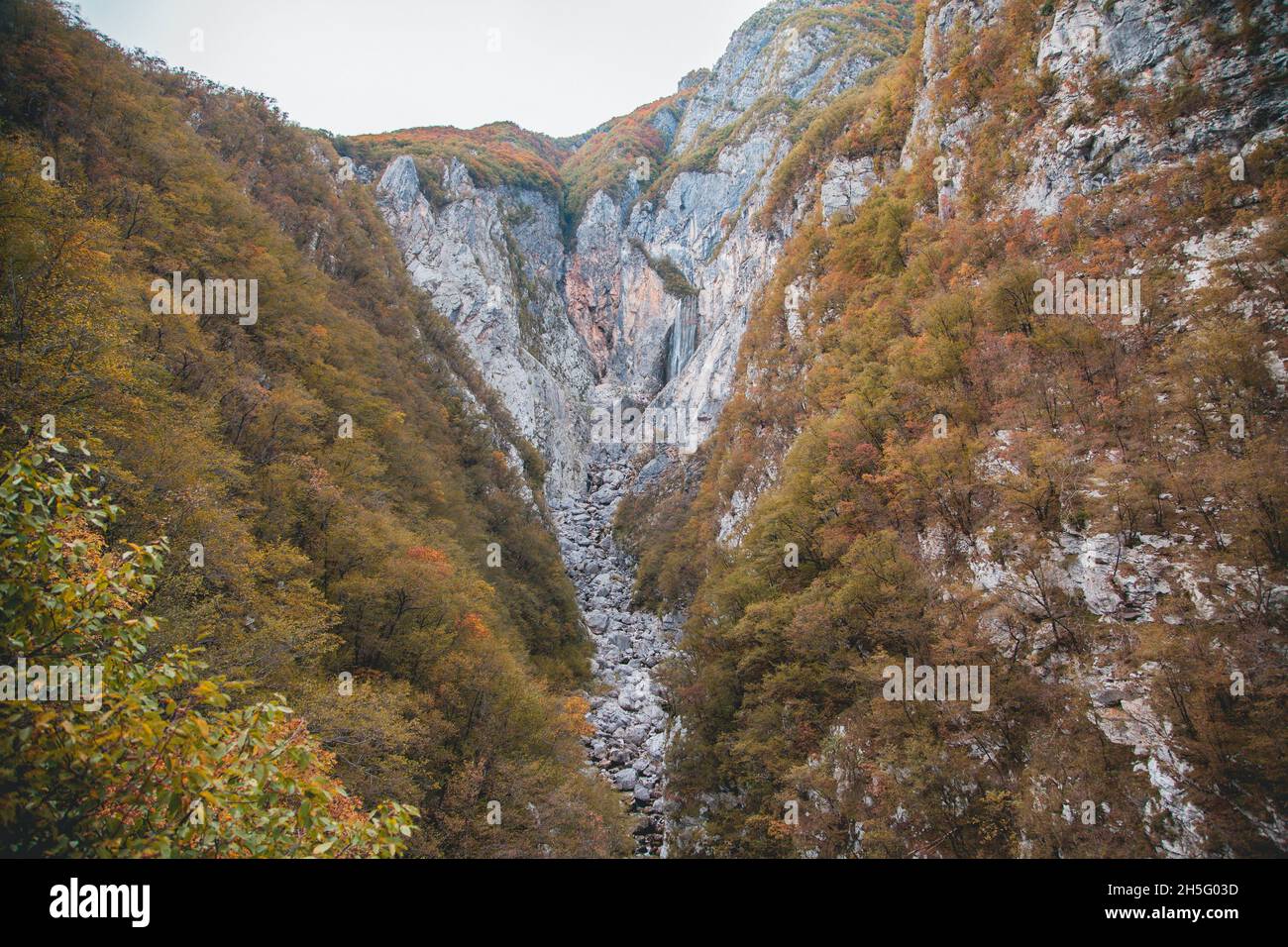 Boka waterfall Banque de photographies et d’images à haute résolution ...