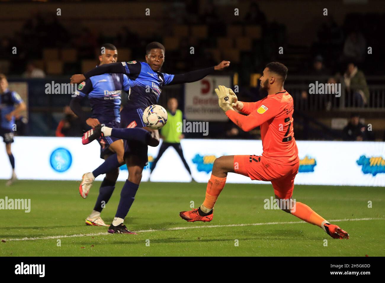 Burton albion contre wycombe wanderers Banque de photographies et d ...