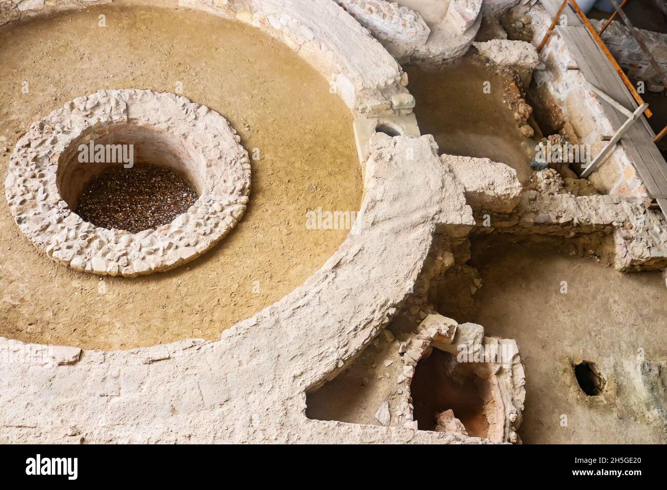 Structures construites en pierre Banque de photographies et d’images à ...