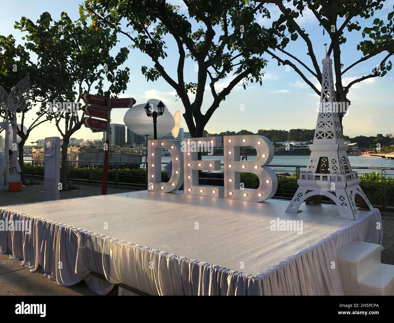 Dîner en blanc Banque de photographies et d’images à haute résolution ...
