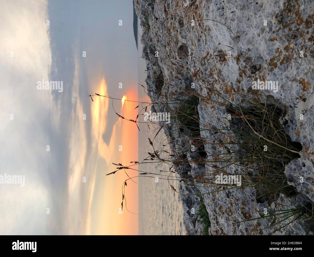Coucher de soleil au cap kamenjak Banque de photographies et d’images à ...