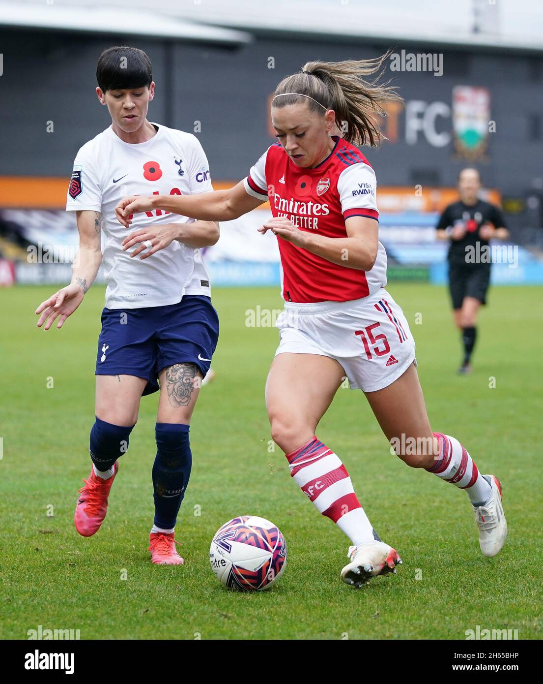 Ashleigh Neville de Tottenham Hotspur (à gauche) et Katie McCabe d ...