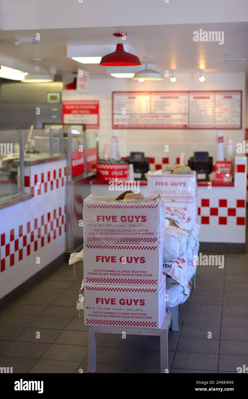 Five guys interior Banque de photographies et d’images à haute ...