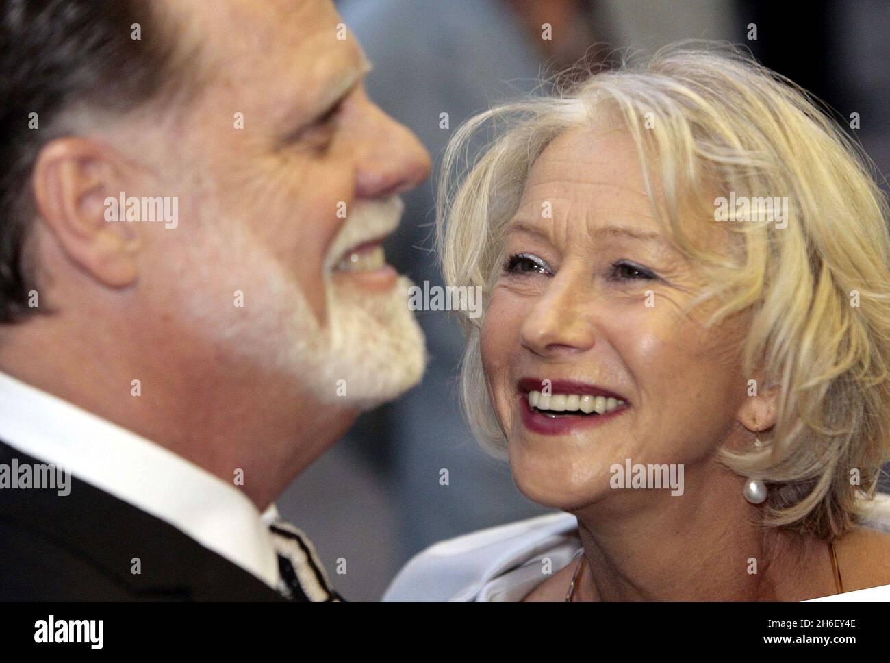 Helen Mirren et son mari Taylor Hackford assistent à la première de la ...