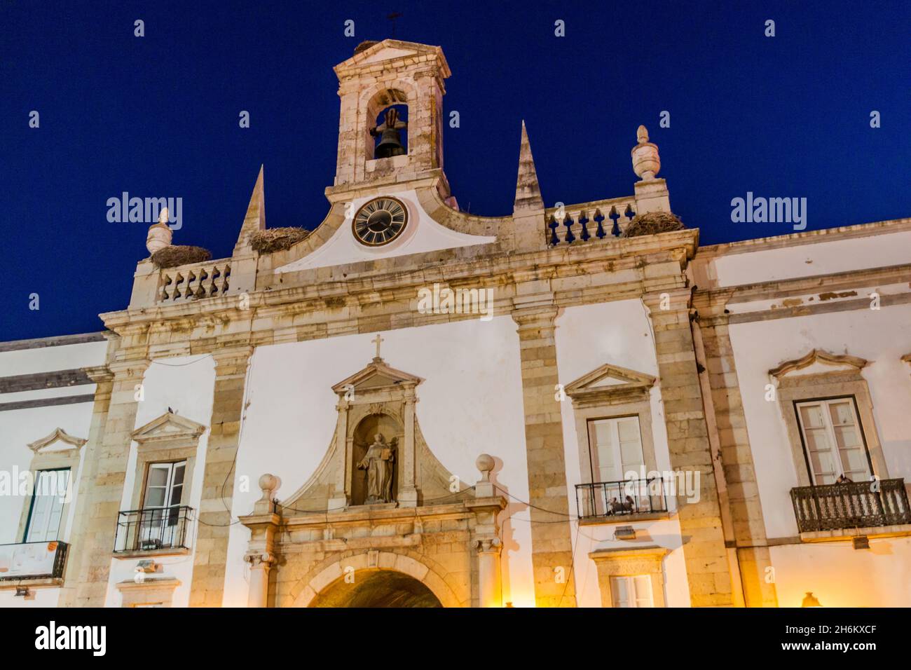 Porte de la vieille ville de faro Banque de photographies et d’images à ...