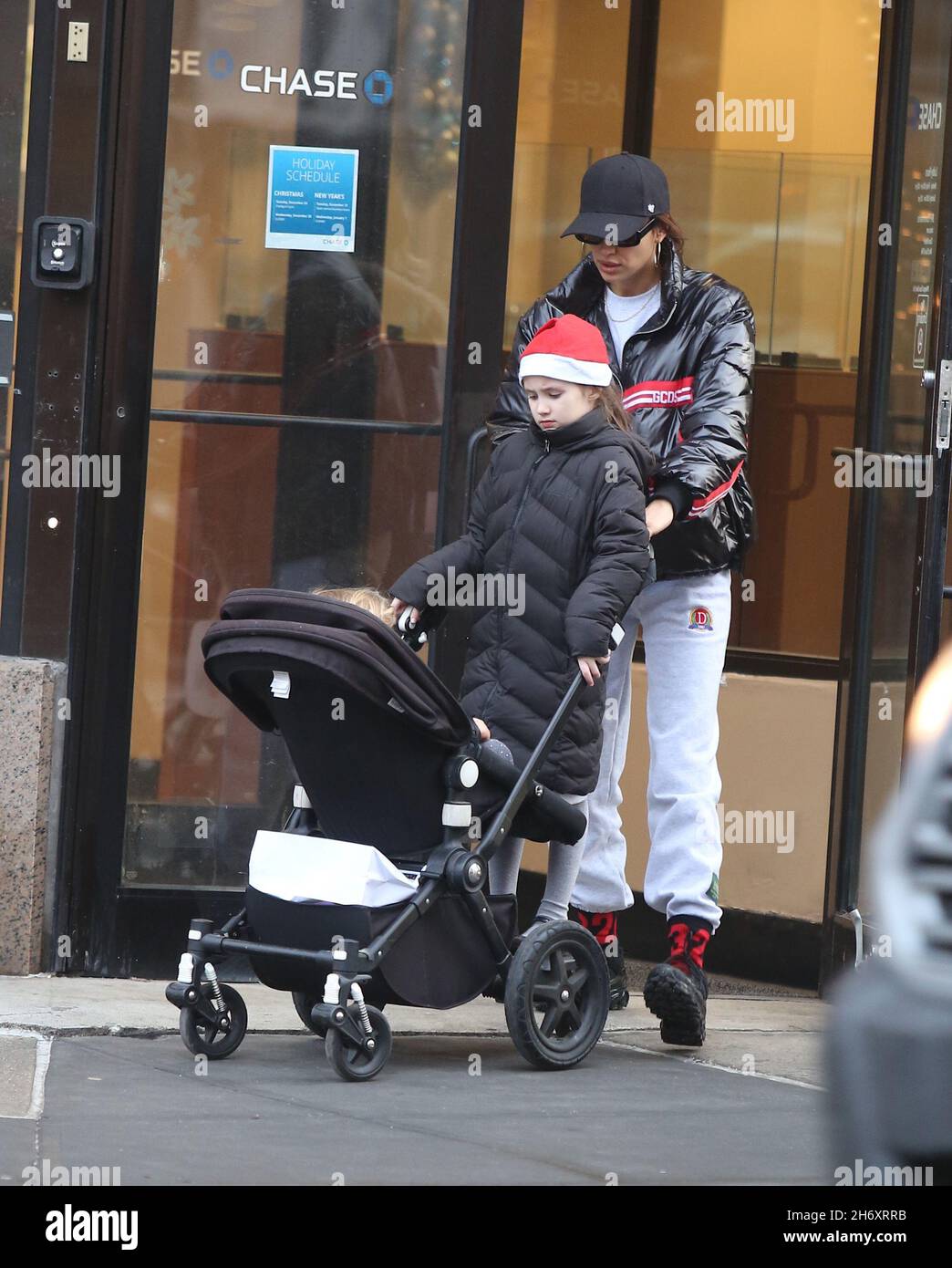 New York - NY - 12/26/2019- Irina Shayk et sa fille Lea Shayk Cooper ...
