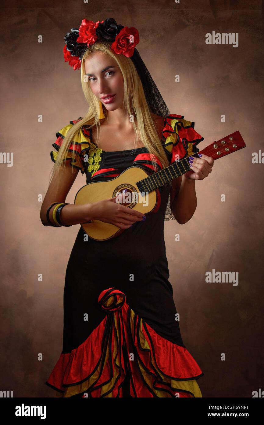 Tenue traditionnelle gitane Banque de photographies et d’images à haute ...