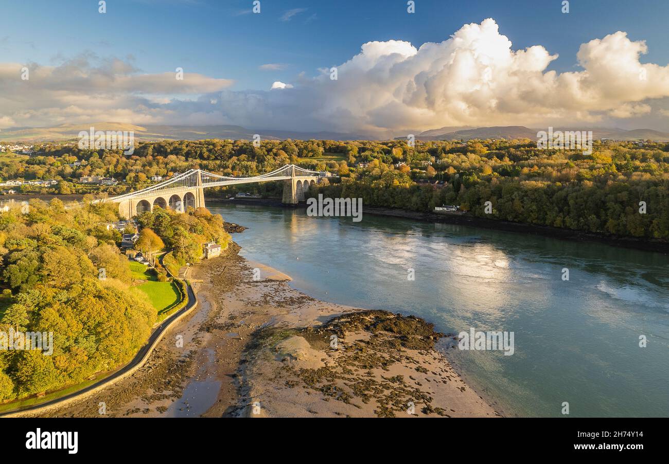 Vue du pont suspendu de menai Banque de photographies et d’images à ...