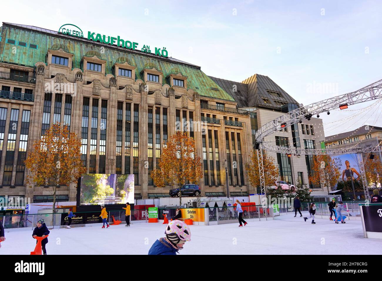 Ice skating children Banque de photographies et d’images à haute ...