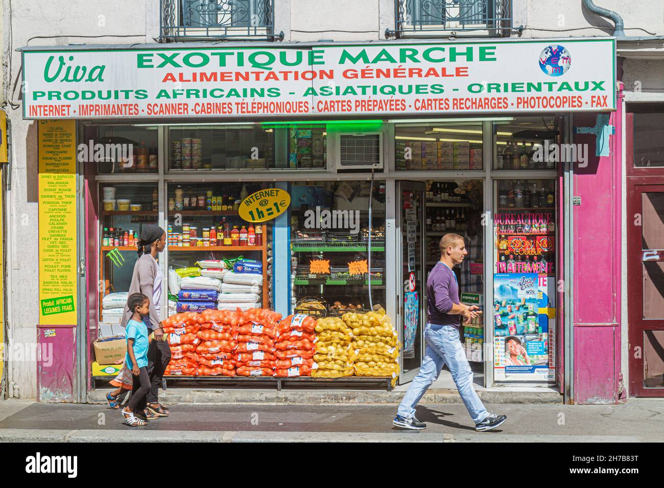 Magasin d'alimentation africaine paris Banque de photographies et d ...