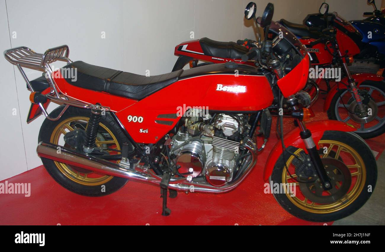 Classic motorcycle benelli Banque de photographies et d’images à haute ...