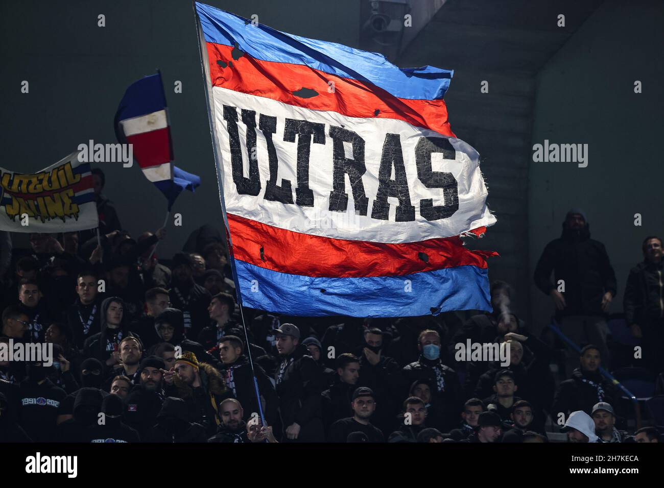 Paris fc ultras Banque de photographies et d’images à haute résolution ...