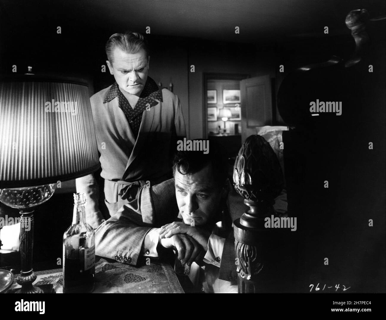 JAMES CAGNEY et GIG JEUNES à VENIR REMPLIR LA COUPE 1951 réalisateur ...