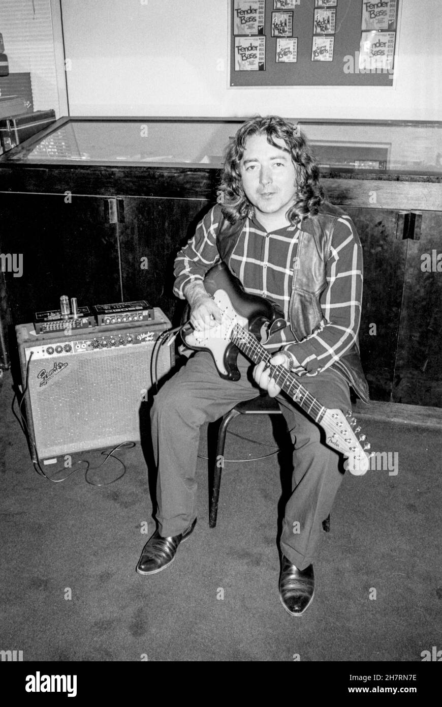 Le 11 juillet 1989, Rory Gallagher, guitariste et chanteuse irlandaise ...