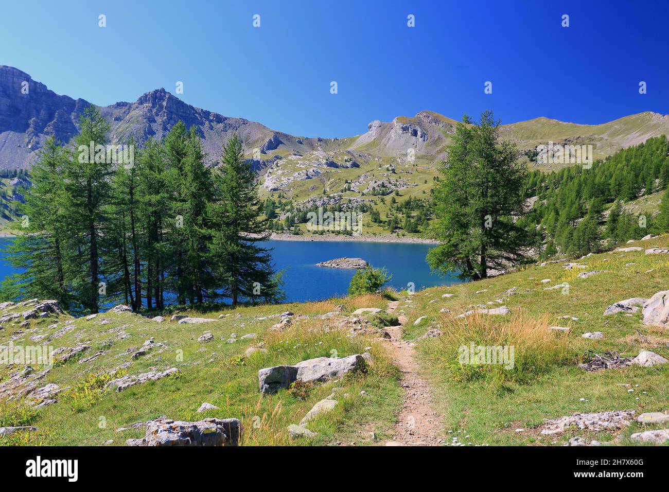 Lac allos Banque de photographies et d’images à haute résolution - Alamy