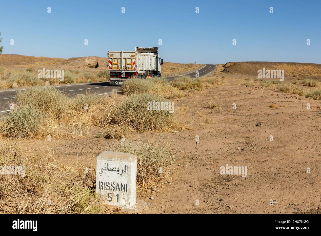 Panneau indicateur de bord de route Banque de photographies et d’images ...