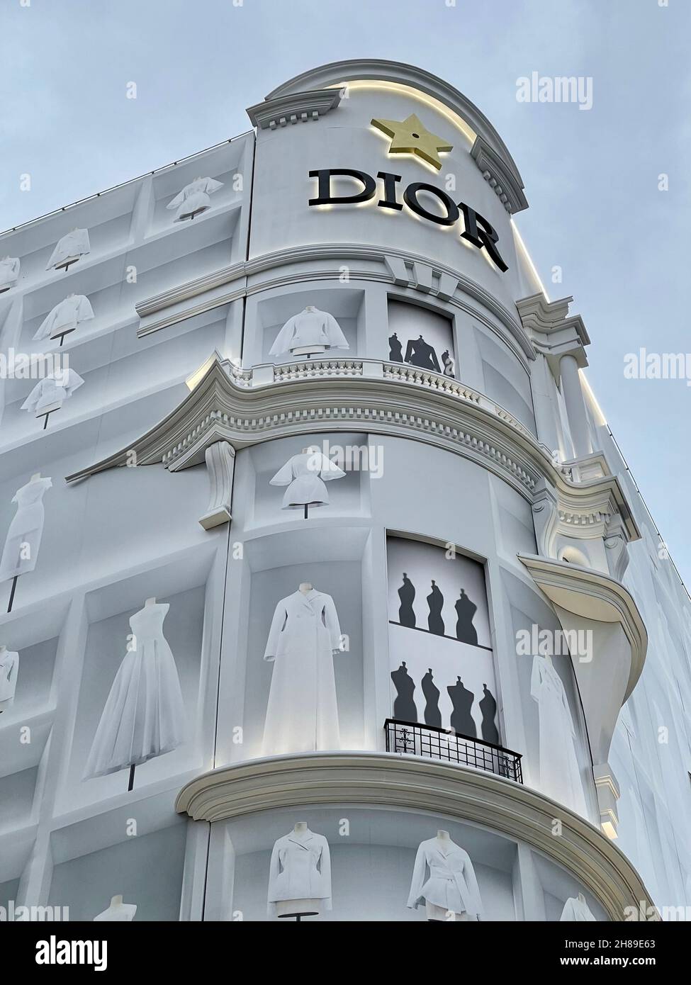 Dior building Banque de photographies et d’images à haute résolution ...