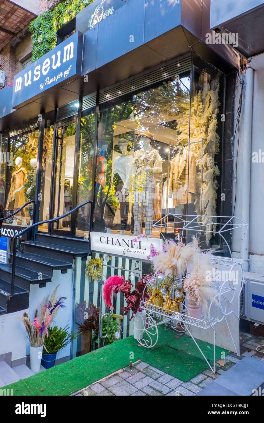 Tirana albania blloku Banque de photographies et d’images à haute ...