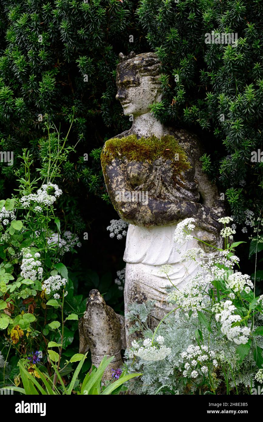 mousse couverte Satyr, mousse recouvrant la statue de faun.satyres ...
