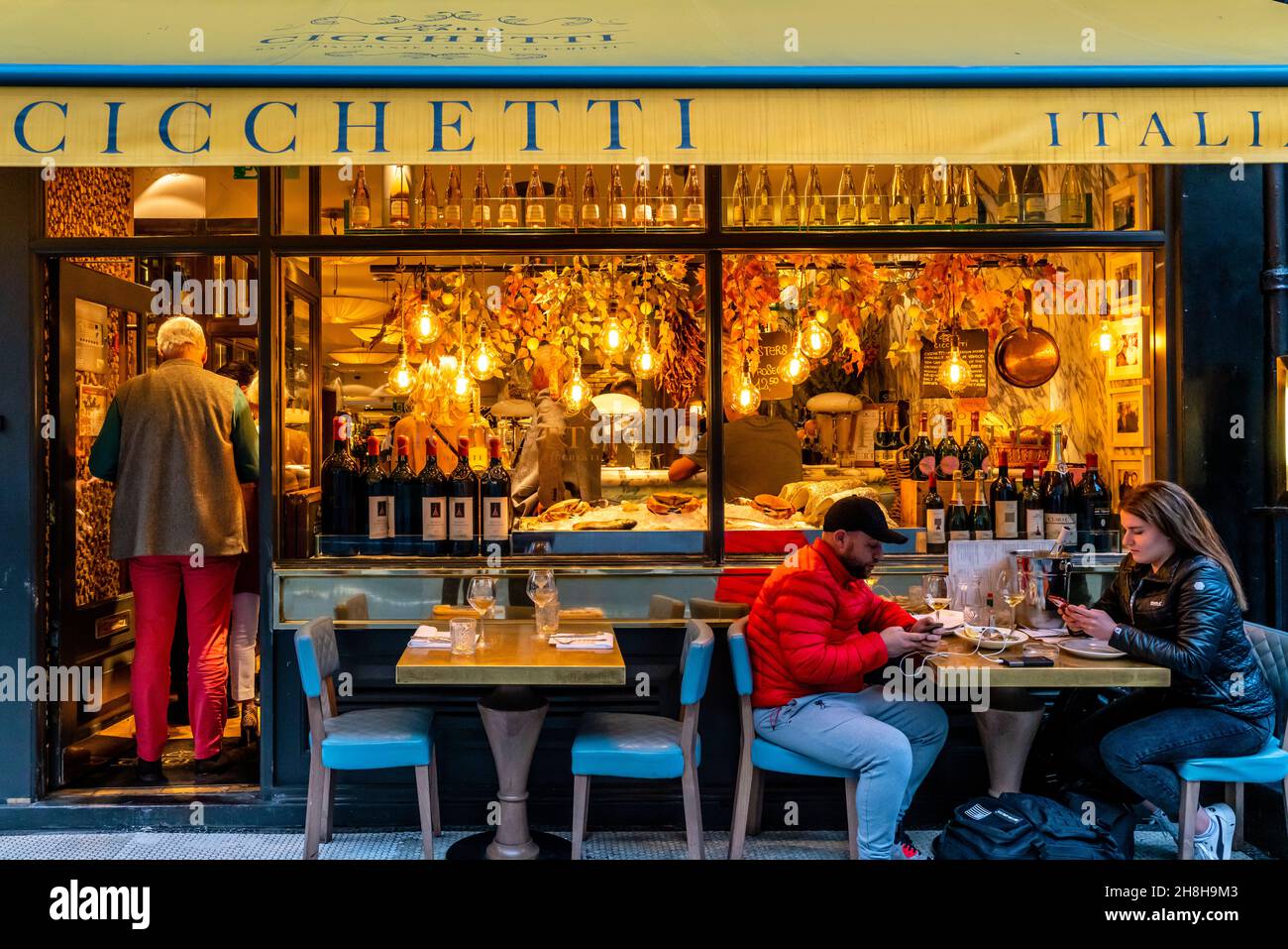 Vitrine de restaurant italien cicchetti Banque de photographies et d ...