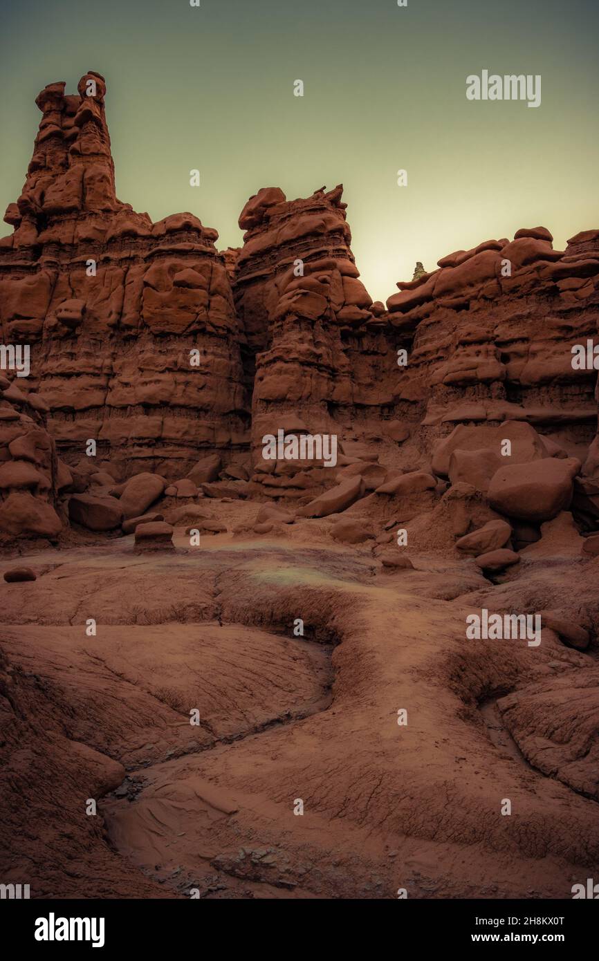 Paysage de roche bizarre avec hoodoos Banque de photographies et d ...