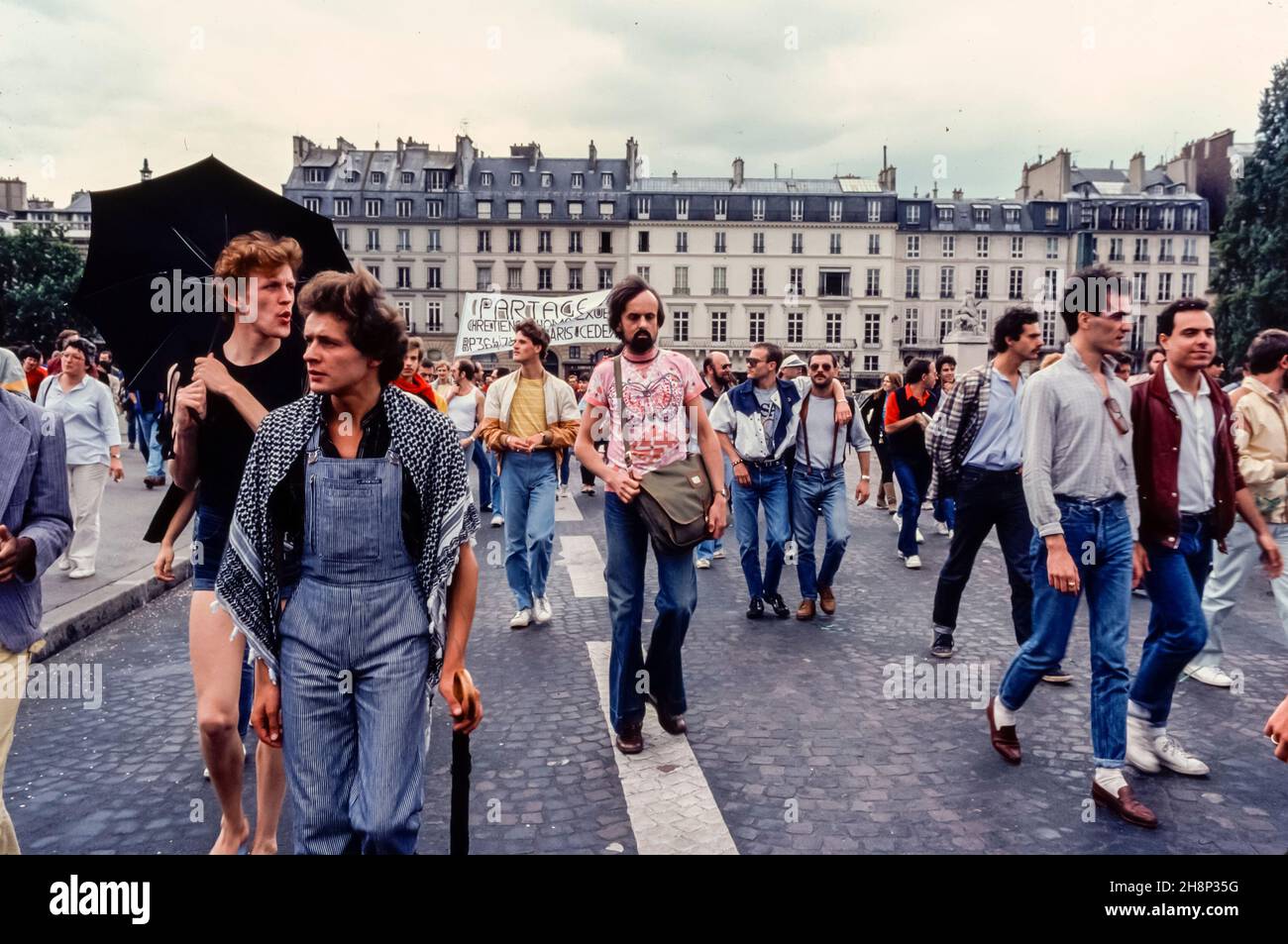 French lgbt gay pride march 1980s Banque de photographies et d’images à ...