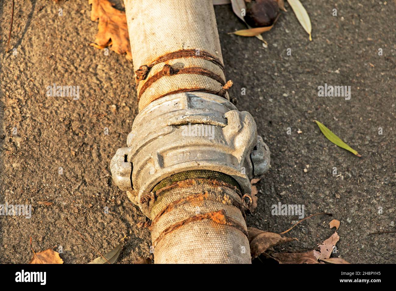 Triple valve Banque de photographies et d’images à haute résolution - Alamy