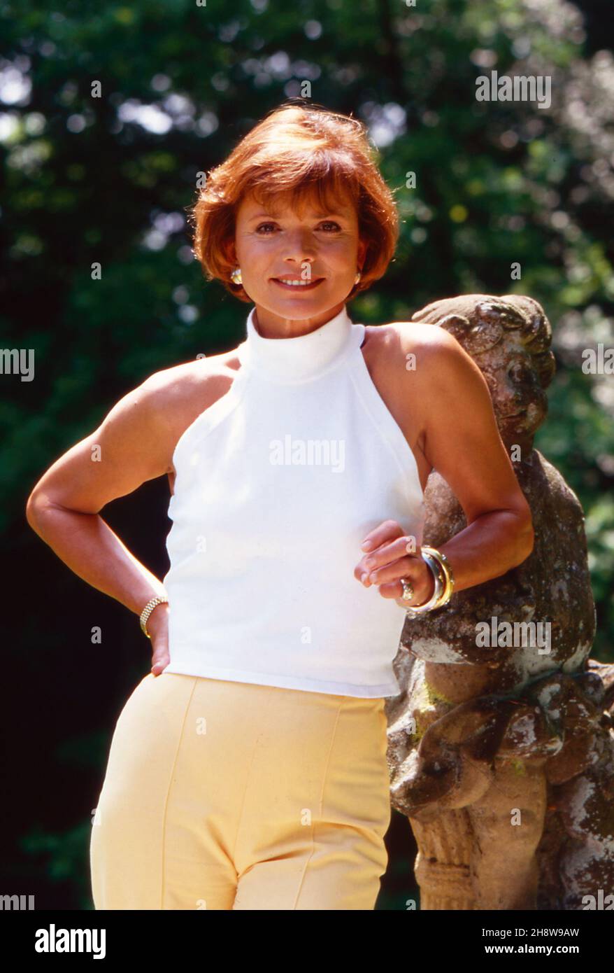 Uschi Glas, deutsche Schauspielerin, in ihrer Fernsehserie 'Anna Maria - Eine Frau geht ihren ...