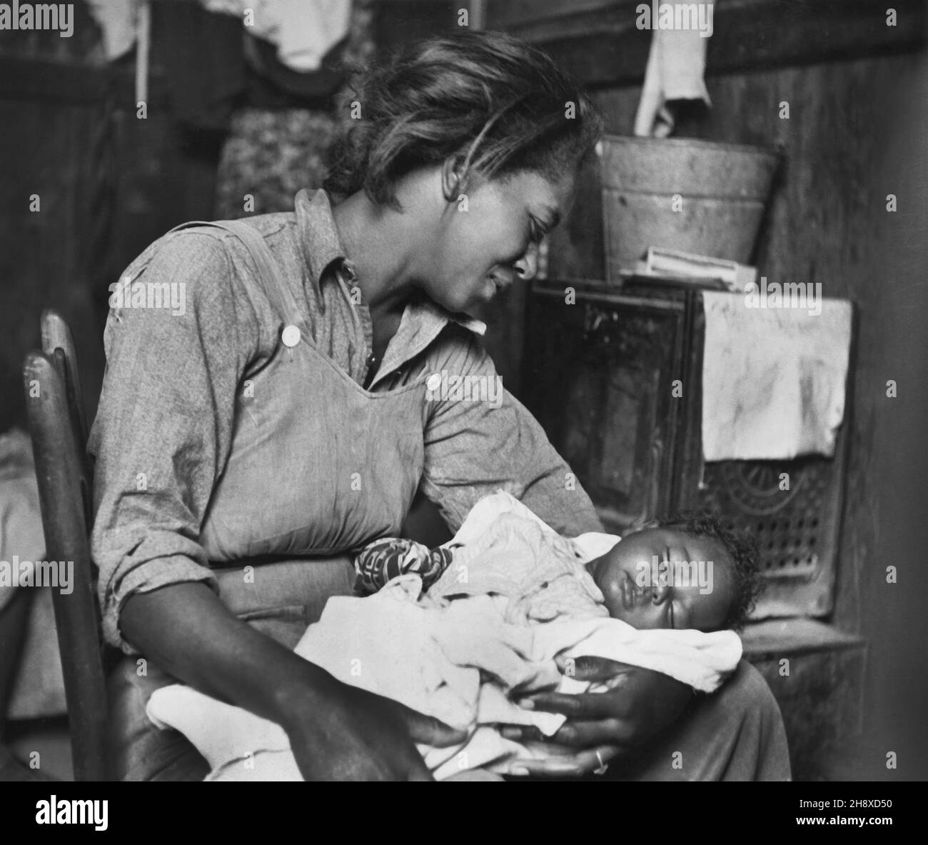 Famille migrante africaine Banque d'images noir et blanc - Alamy