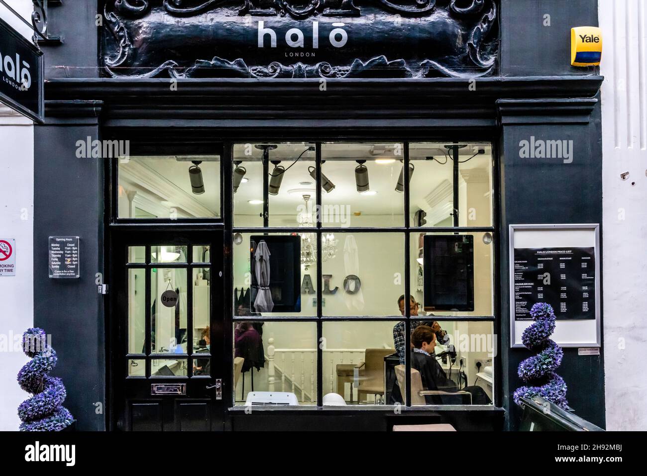 Halo londres Banque de photographies et d’images à haute résolution - Alamy