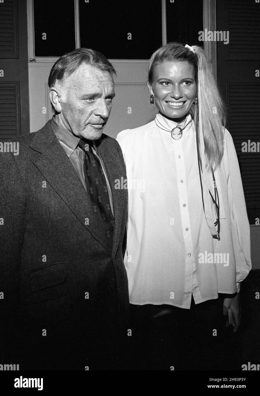 Richard burton and his wife suzy Banque de photographies et d’images à ...