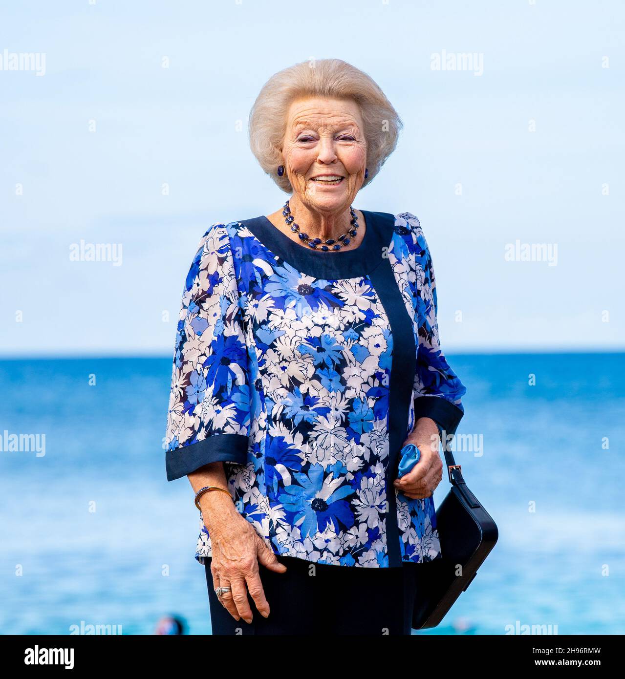 La princesse Beatrix des pays-Bas a été testée positive pour COVID-19 ...
