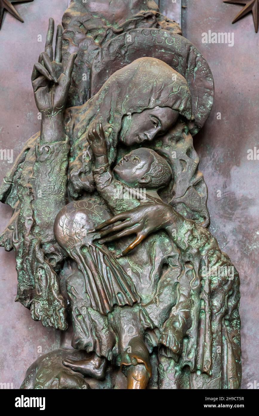 Statue en bronze de marie vierge Banque de photographies et d’images à ...