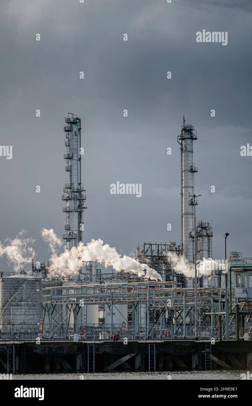 Shell oil refinery Banque de photographies et d’images à haute ...