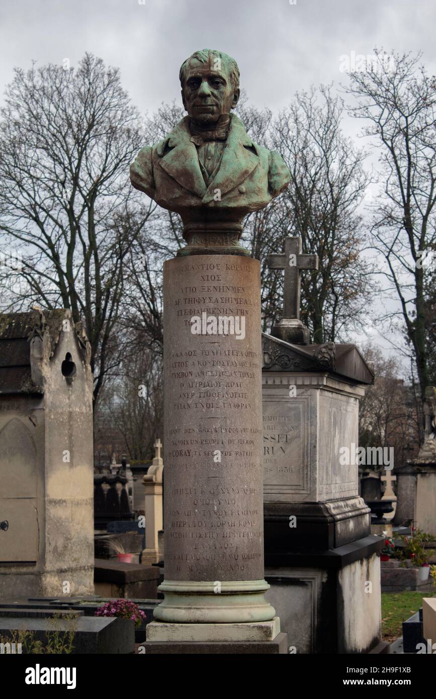 Montparnasse cemetery paris tombs Banque de photographies et d’images à ...