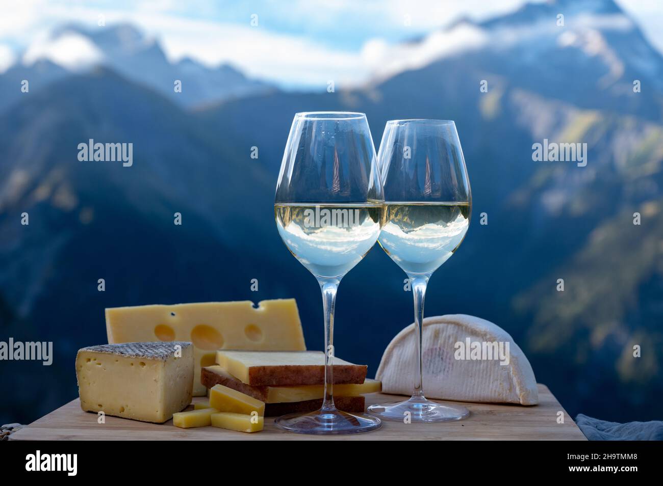 Fromages et vins savoureux de la région savoyarde en France, fromages ...