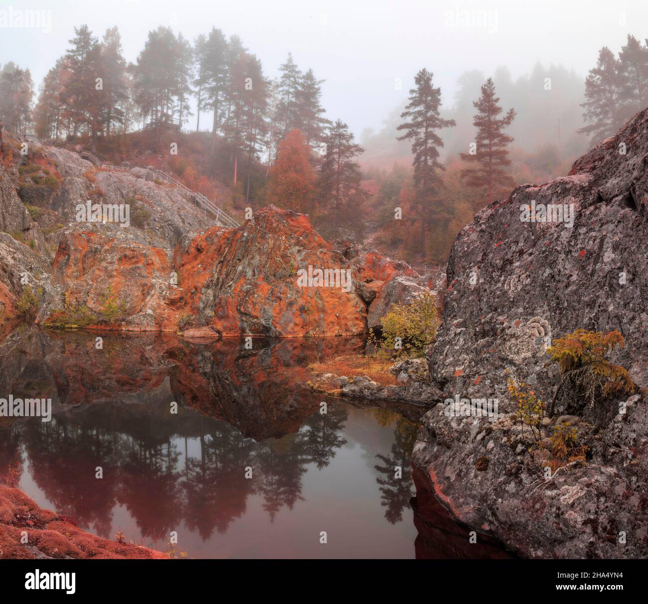 Reflets de roche rouge Banque de photographies et d’images à haute ...