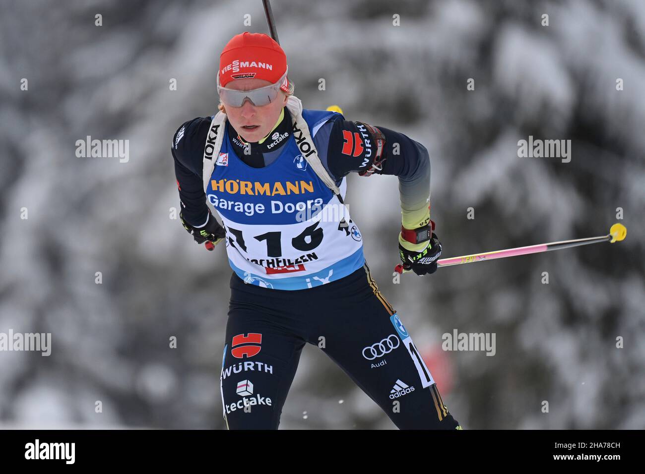 Franziska HILDEBRAND (GER) action, image simple, motif simple découpé ...
