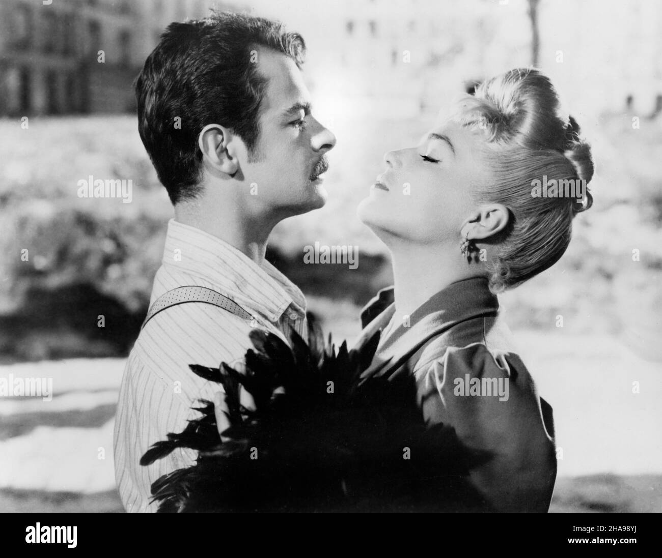 Serge Reggiani, Simone Signoret, sur le tournage du film français ...